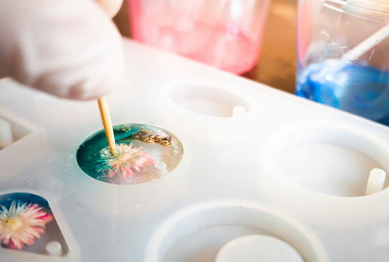 How to Find the Best Resin for Jewelry - Craft & Stitch